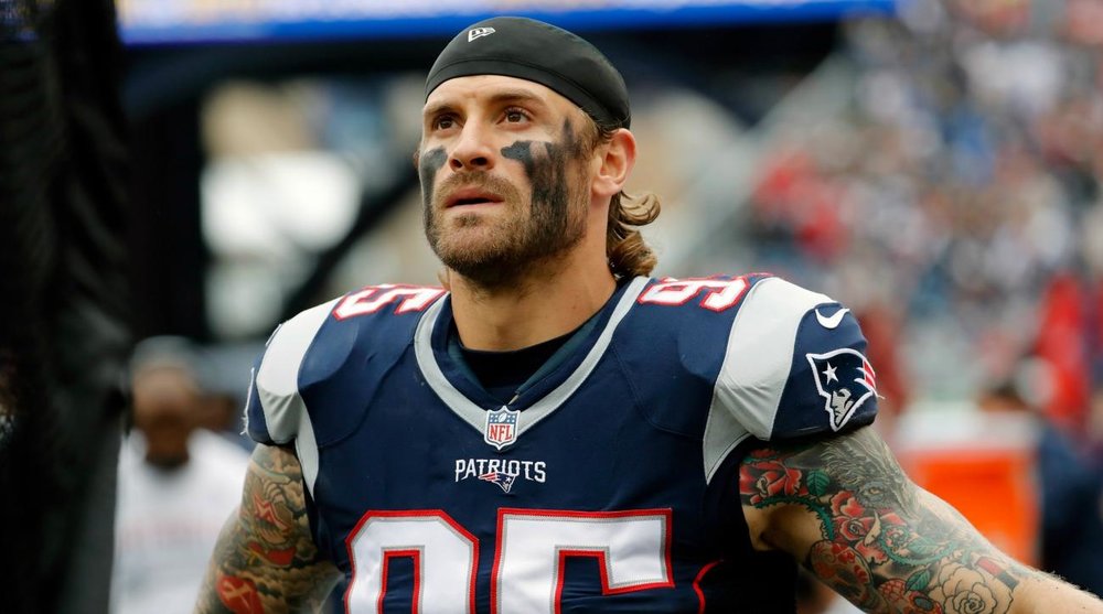 Chris Long, NFL Star, Donates His Entire Salary To Charity - Divorce Payday